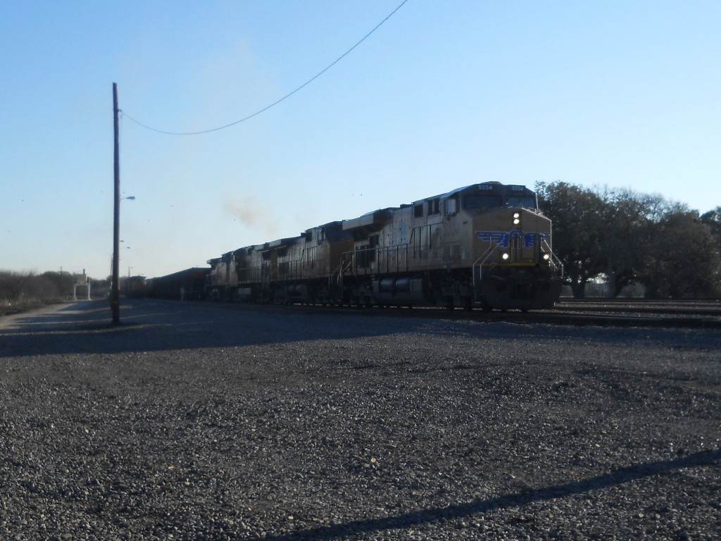 UP 5334 8Feb2011 Putting it all together in the early morning in Corbyn Yard